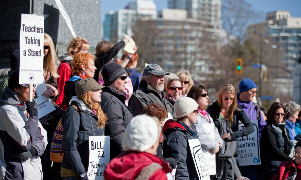 Ottawa banning use of replacement workers during strike | Canadian HR ...