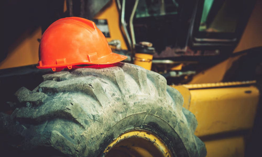 Death of 2 construction workers were preventable: CNESST | Canadian ...