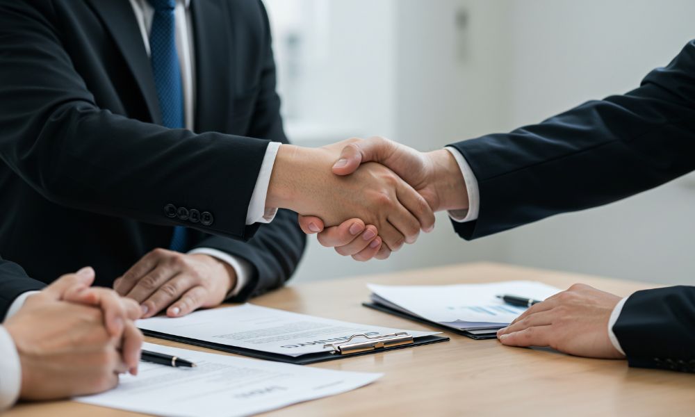 Assurant wins contract fight over Alcan's failed John Alden bid ...