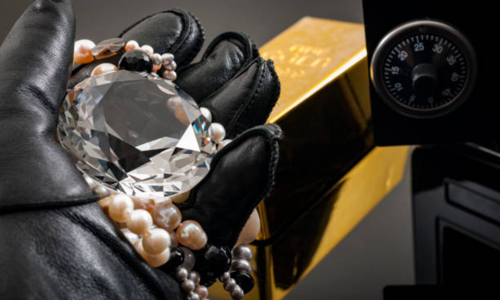 Canadian jewelers warned after police impersonation robbery | Insurance ...
