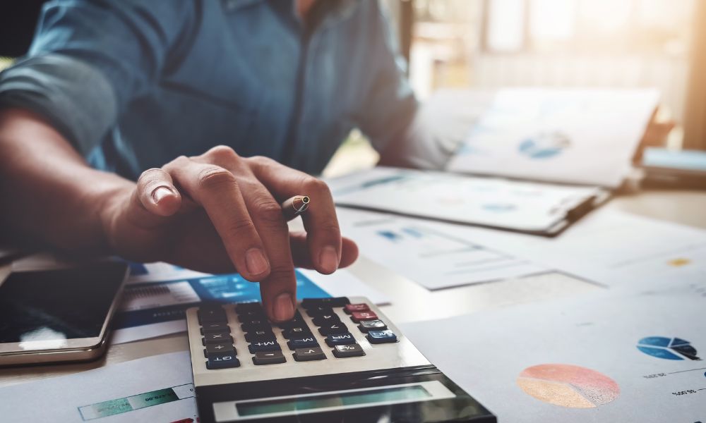 Financial confidence peaks early then falls among Asian adults - report ...