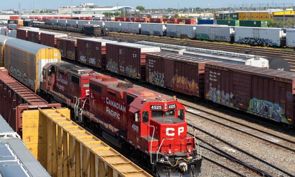 Labour minister to step in as rail lockout looms | Human Resources Director