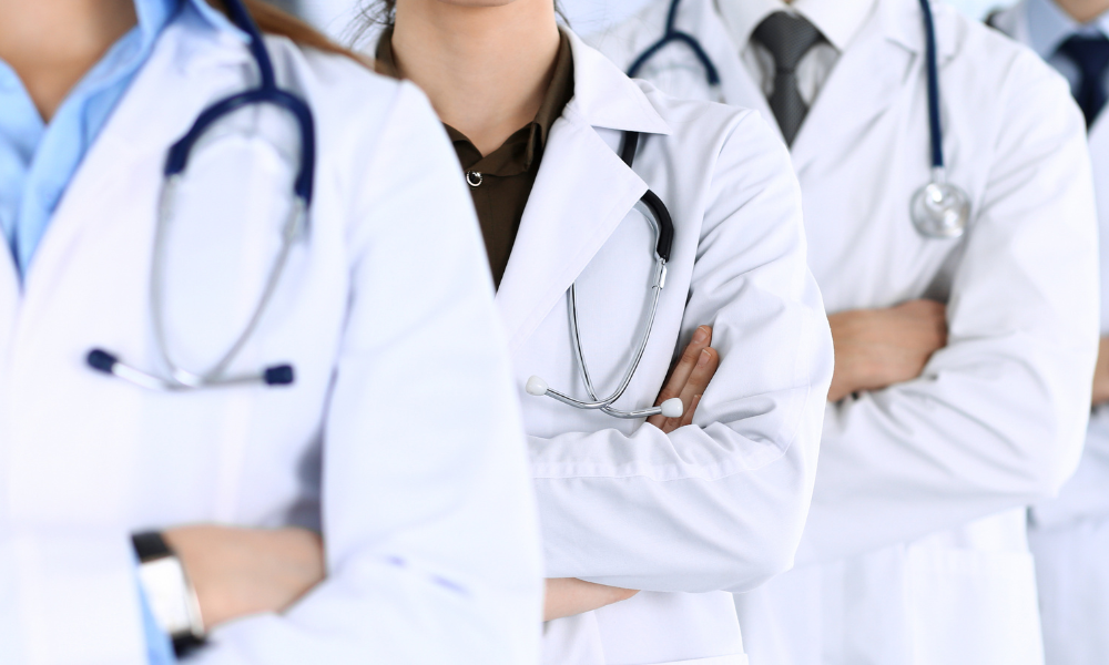 Ontario expanding grant to help local students become family doctors ...