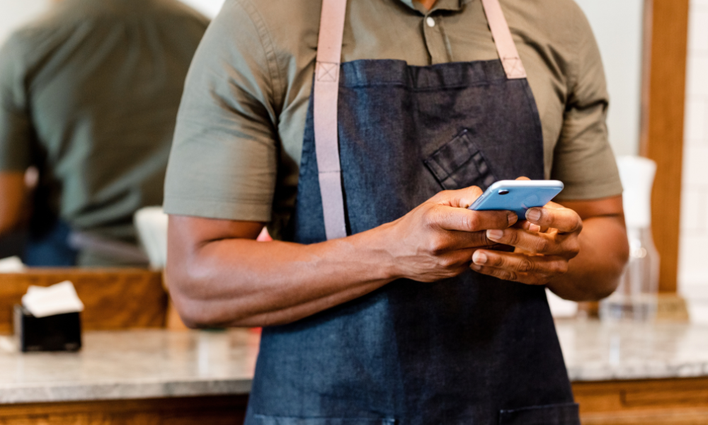 Barber wins $26,000 after manager's blunt 'don't come to work' text ...