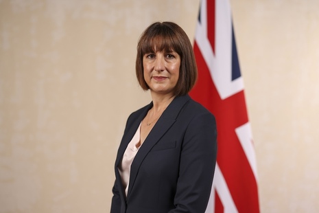 Reeves in talks with banks over private finance model for new towns ...