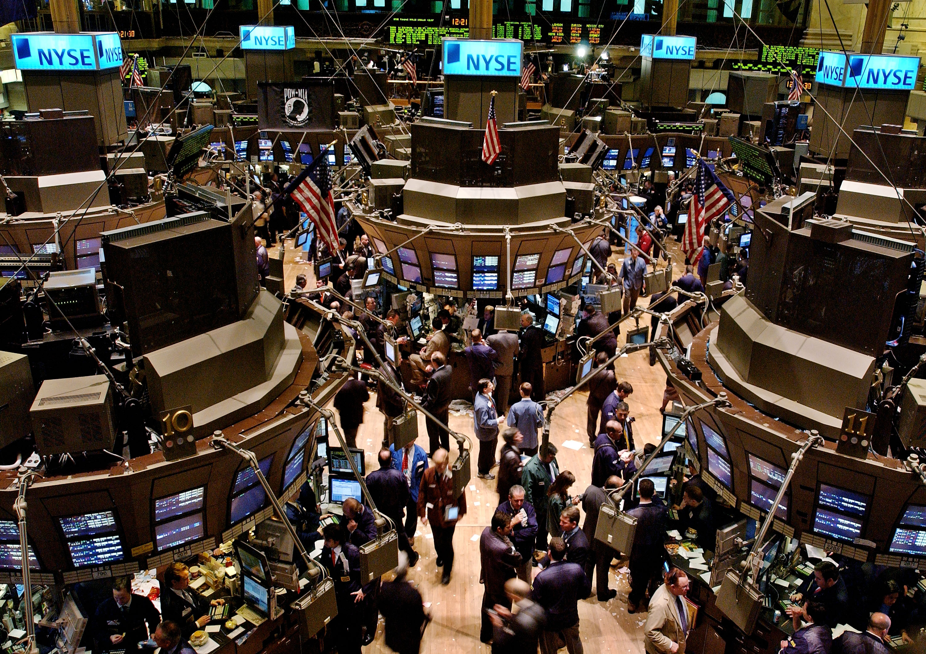 Dow sails past 20,000 - InvestmentNews