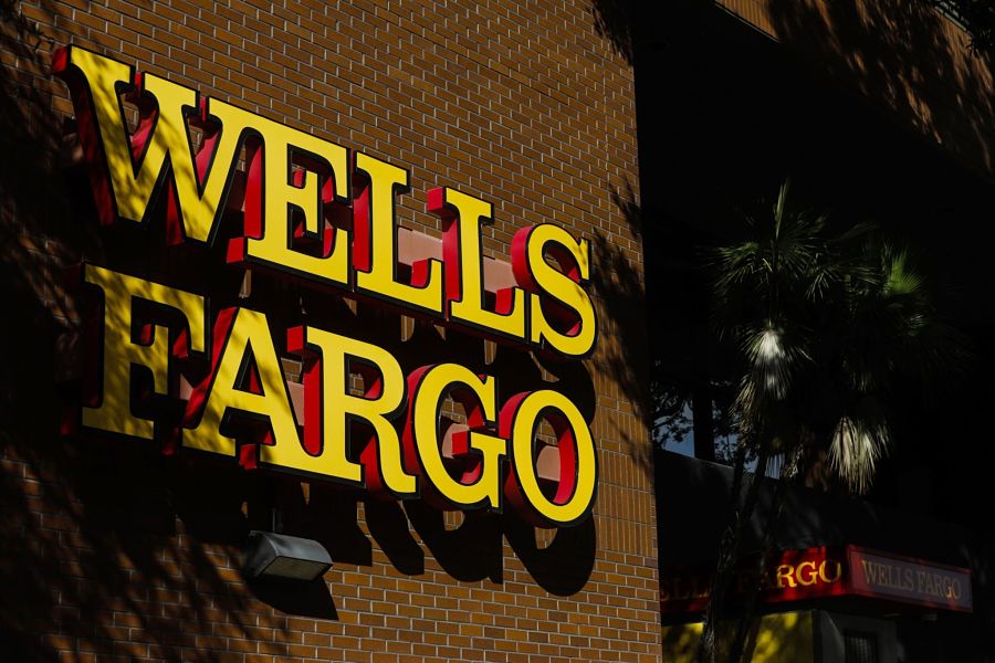 Wells Fargo Advisors highlights bump in compensation for $1M producers ...